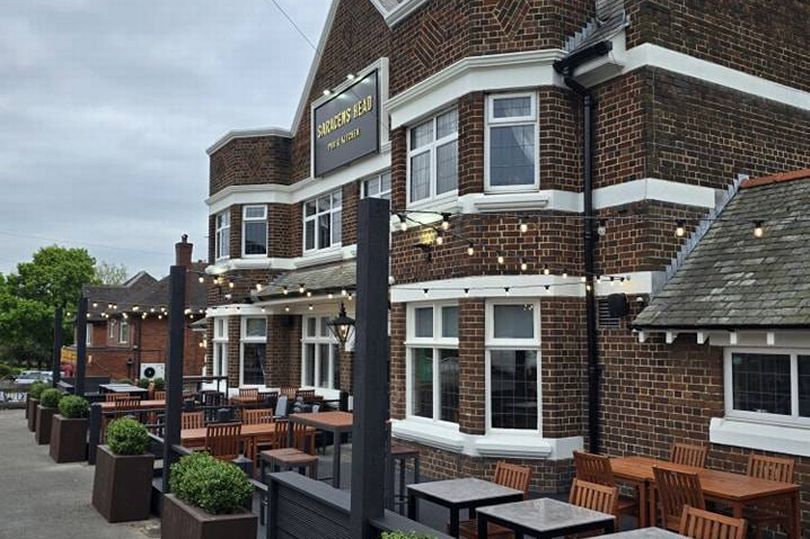 Family 'extremely disappointed' after pub cancels Christmas Day booking