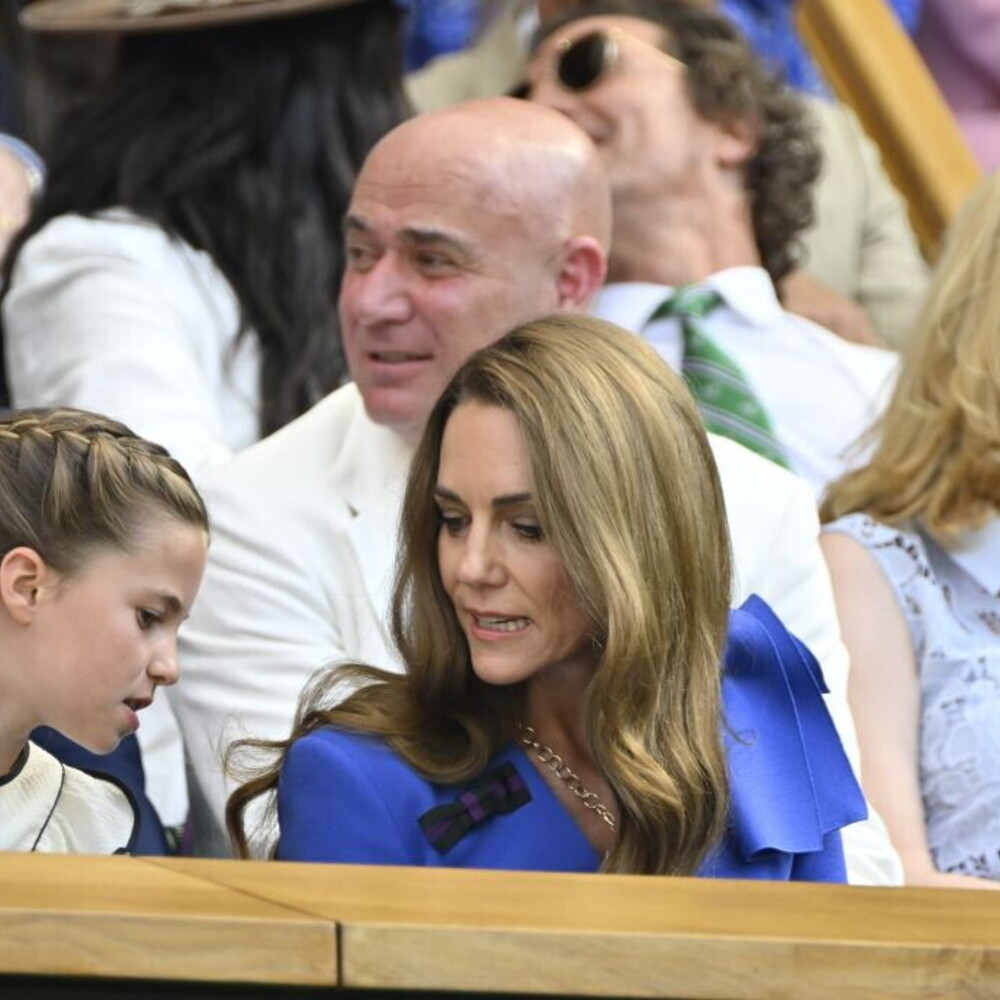Duetto a sorpresa al Castello di Windsor: Kate e Charlotte suonano ...