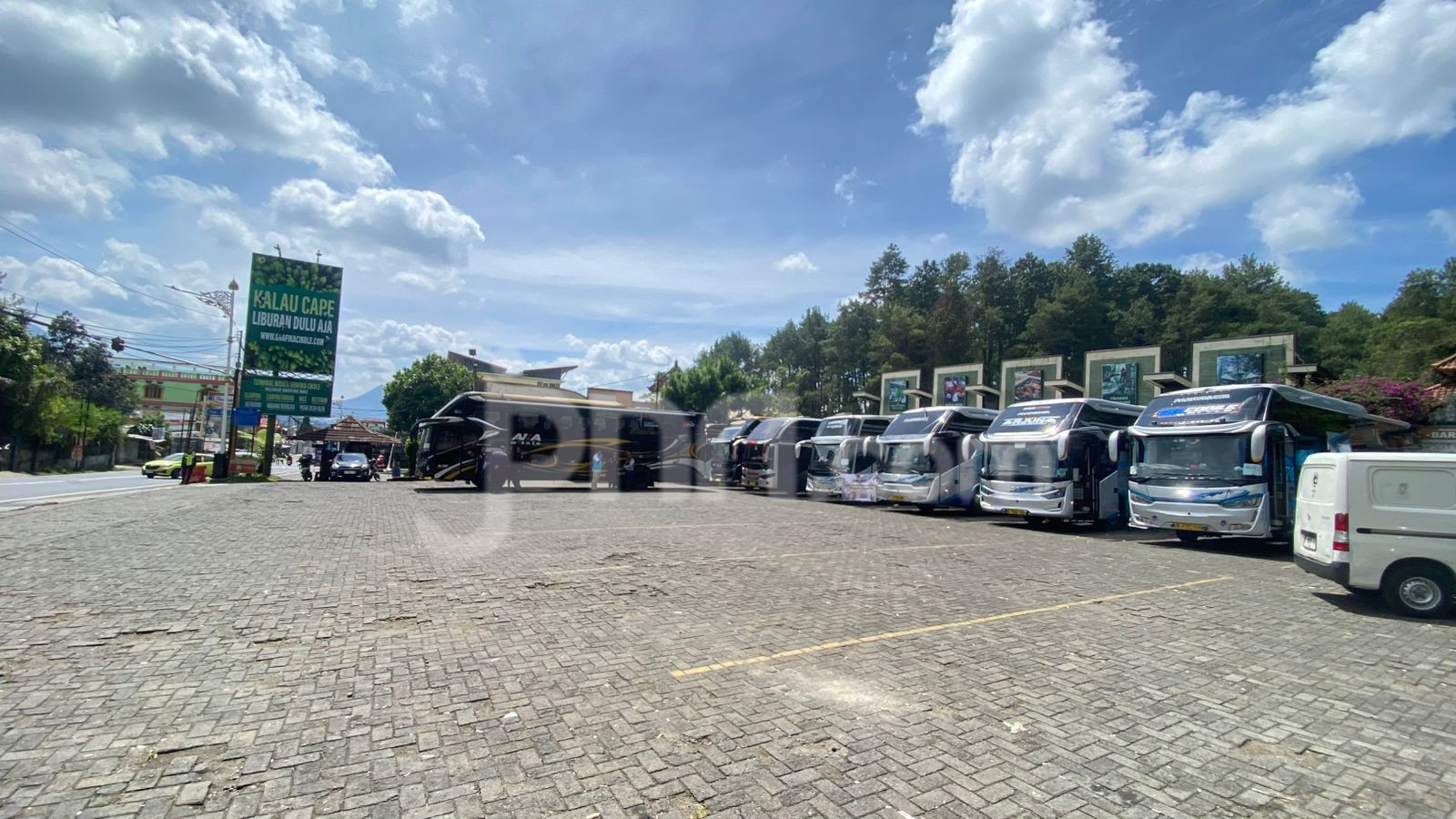 Masuk kawasan wisata Lembang, sopir bus pariwisata dites urine