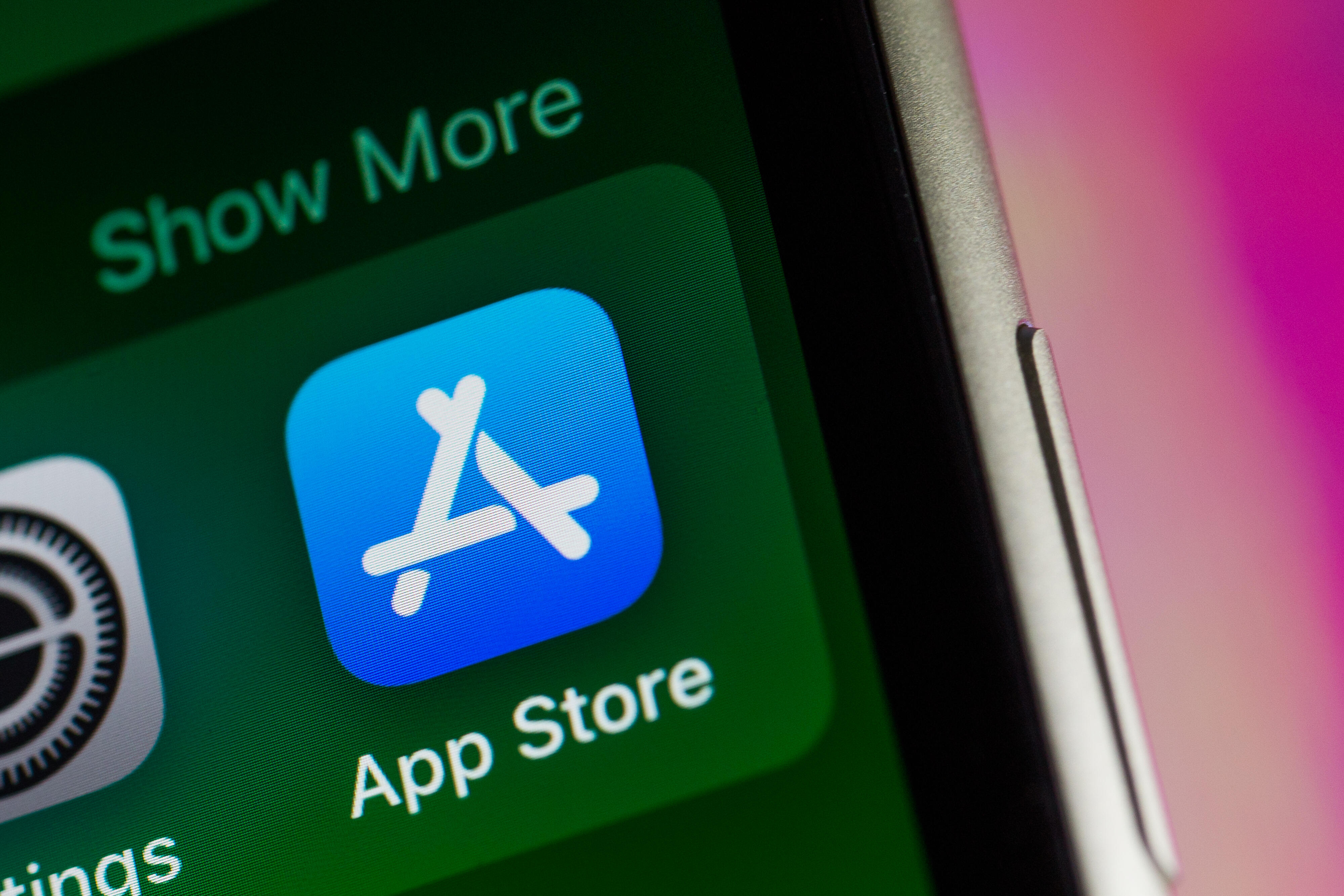 Judge blocks Texas app store age-check law