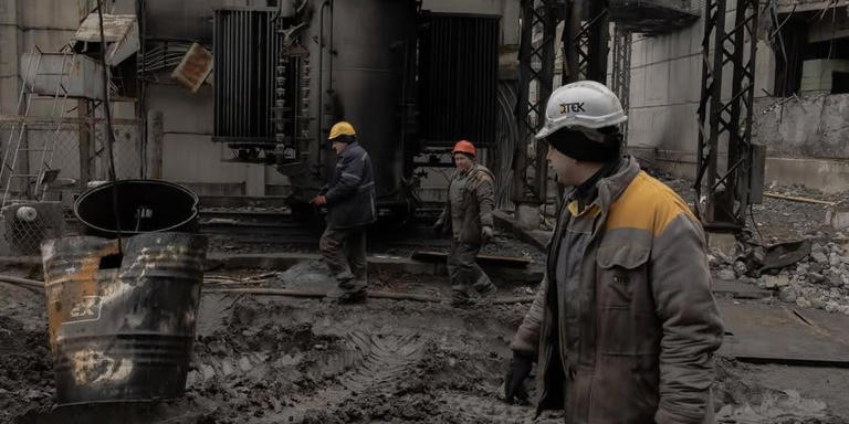 Russia attacks Ukraine's energy facilities on Christmas night ...