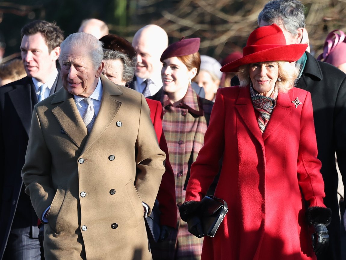 Königsfamilie zeigt sich beim Festlichen Kirchgang in Sandringham