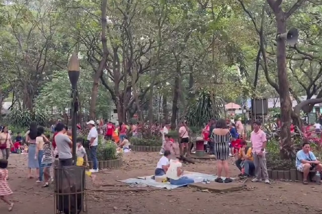 Filipinos celebrate Christmas in QC Memorial Circle