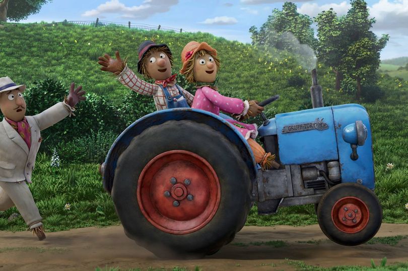 Who voices The Scarecrows' Wedding? Cast of Julia Donaldson Christmas ...