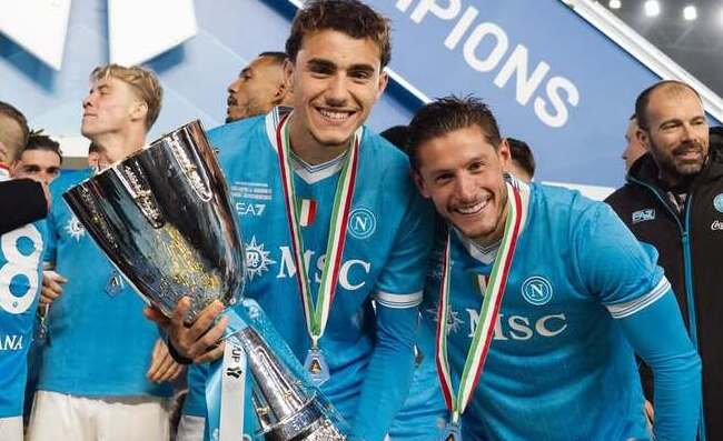 Emanuele De Chiara, il capitano della Primavera del Napoli: ordine ...