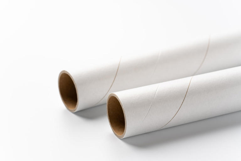 使い終えた「ラップの芯」とキッチンにあるものを組み合わせると…?「吊り下げ式に」「使いやすい!」