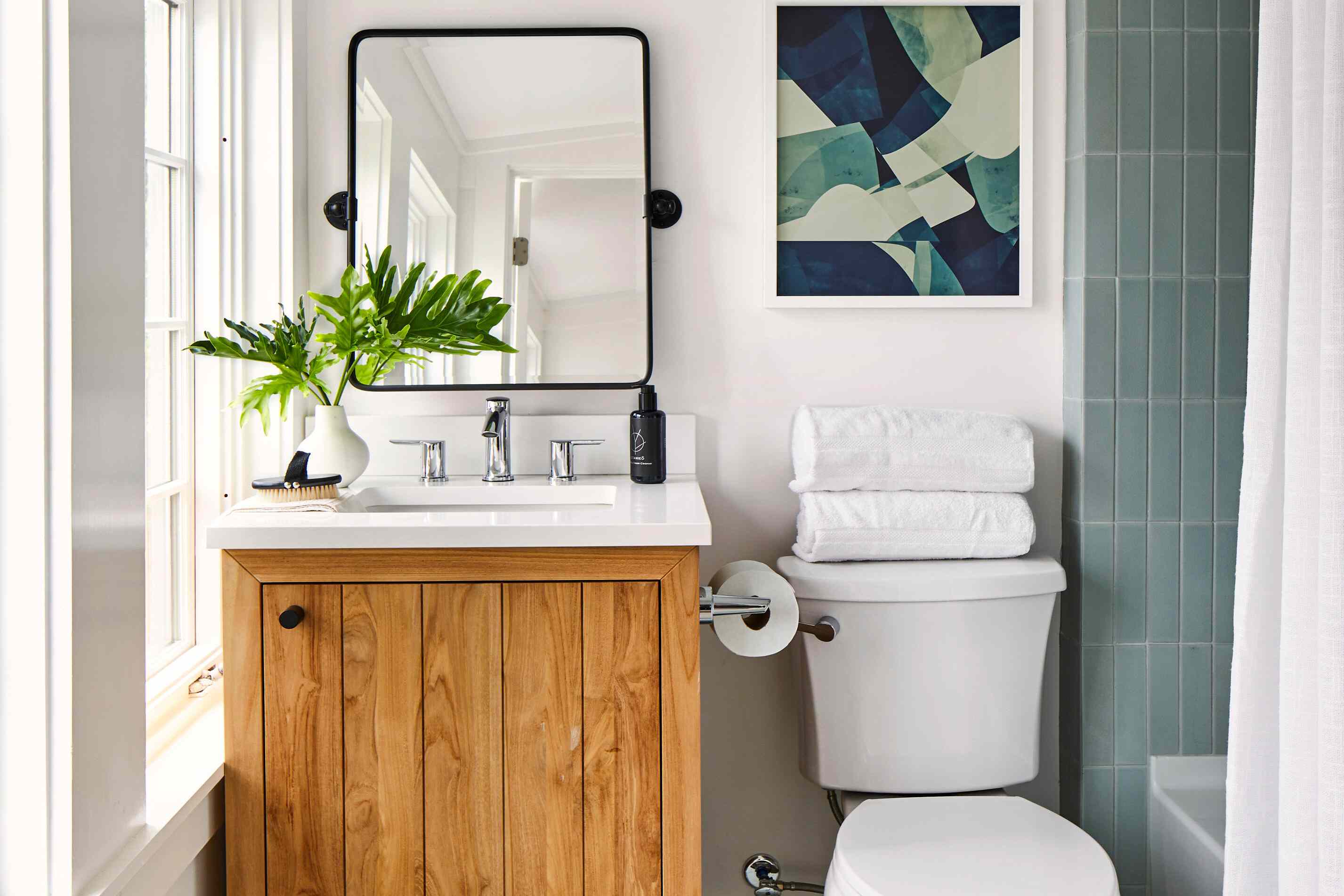 6 things guests always notice about your bathroom—even if you don't