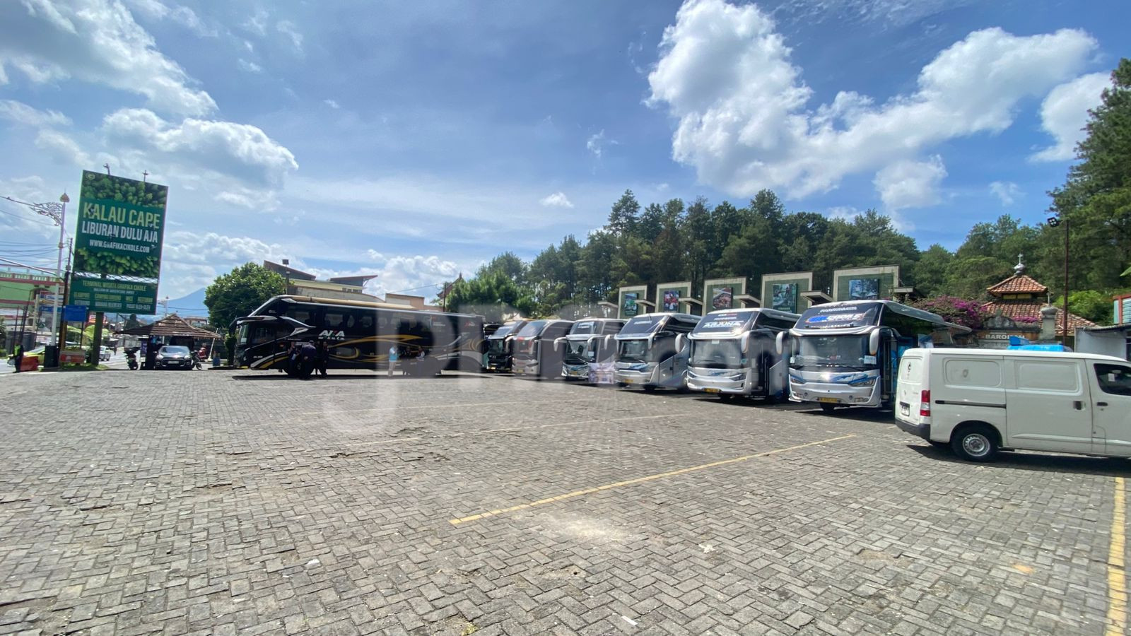 Masuk kawasan wisata Lembang, sopir bus pariwisata dites urine