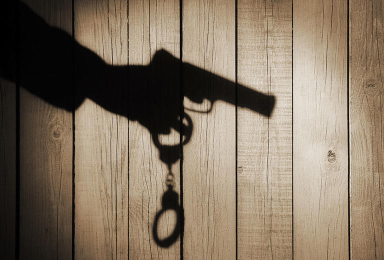 Cop arrested in Parañaque for grave threats, illegal discharge of ...