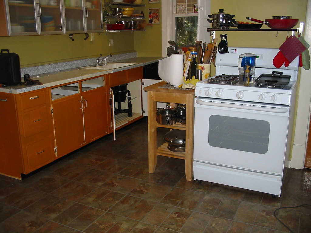 Budget-friendly flooring ideas for small rooms
