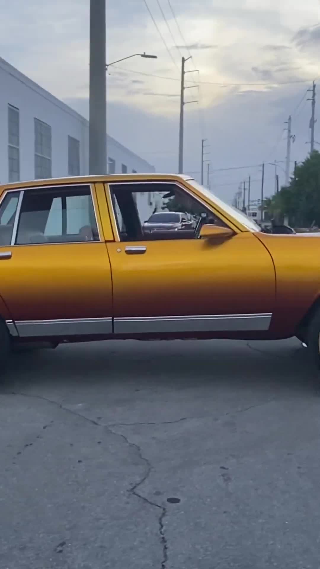 Yank’s box Chevy on 28’s