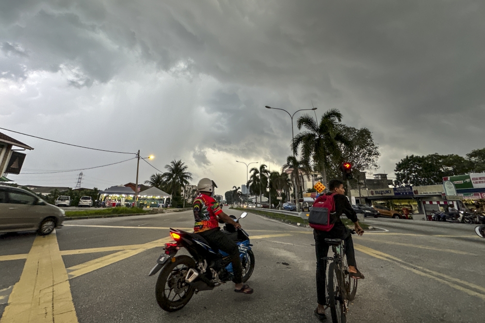 Storm alert: MetMalaysia issues thunderstorm warning for multiple ...