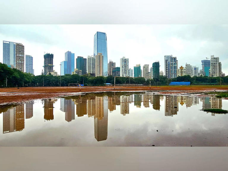 Govt to soon launch SWAMIH-2 fund to complete 1 lakh homes in stalled ...