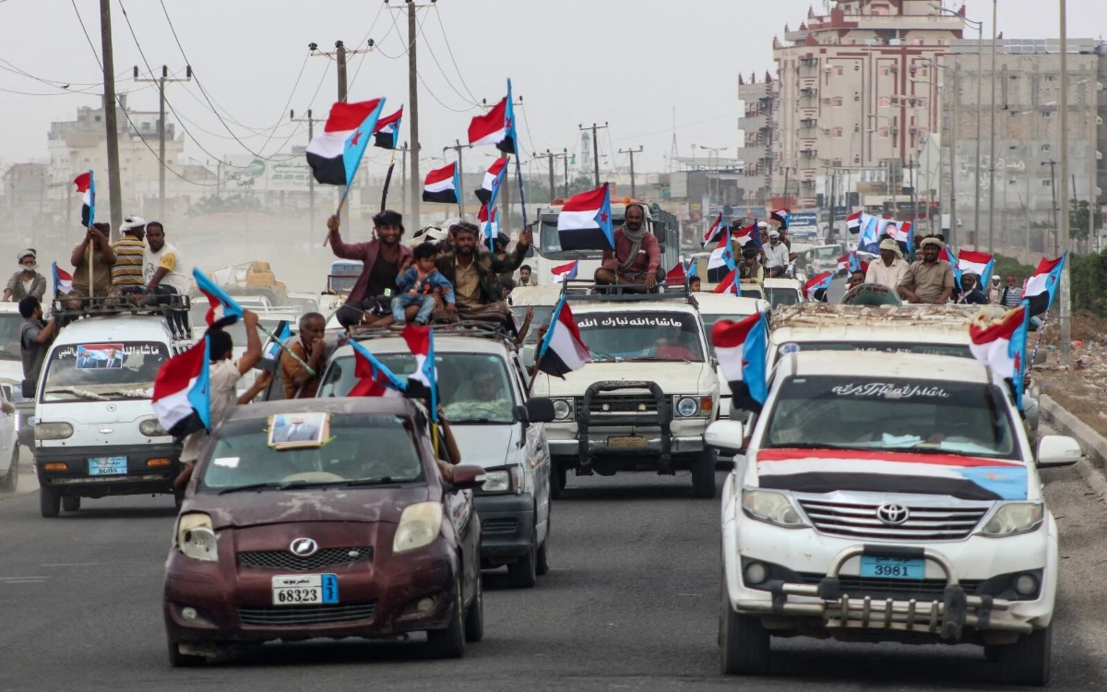 Saudi Arabia urges Yemen separatists to cede seized territory