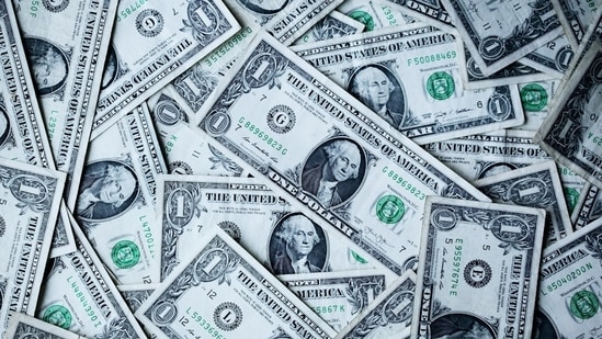 Arkansas man wins whopping $1.8 billion Powerball jackpot, second ...