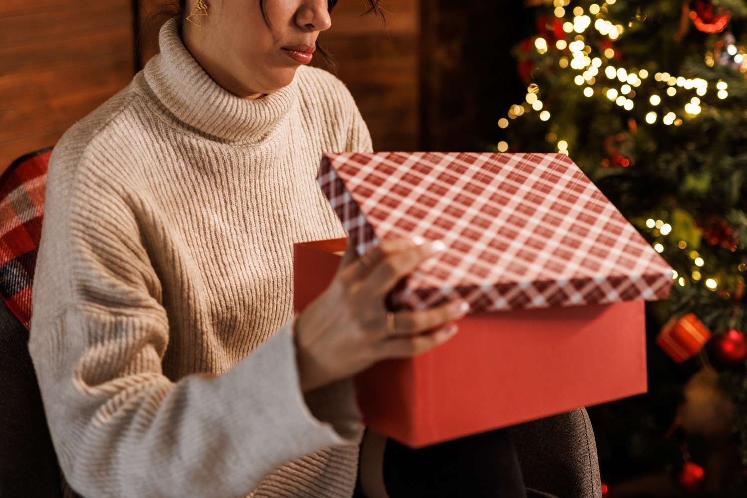 Woman made detailed wish list for Christmas, but then husband went ...