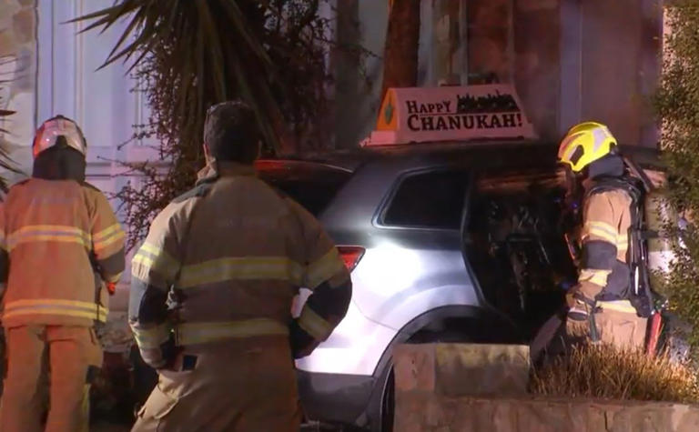 Rabbi's car featuring 'Happy Chanukah' sign firebombed in antisemitic ...