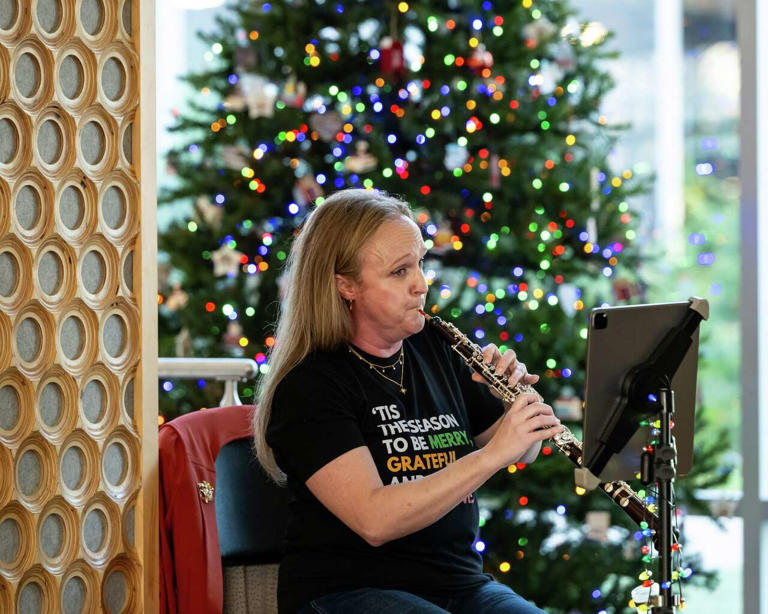 Duo da Capo cap off Round Rock's Hometown Holiday concerts at library