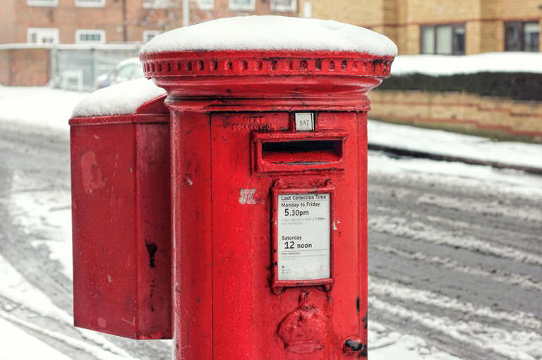 Woman gets Christmas card from Gloucester friend every year but can't ...