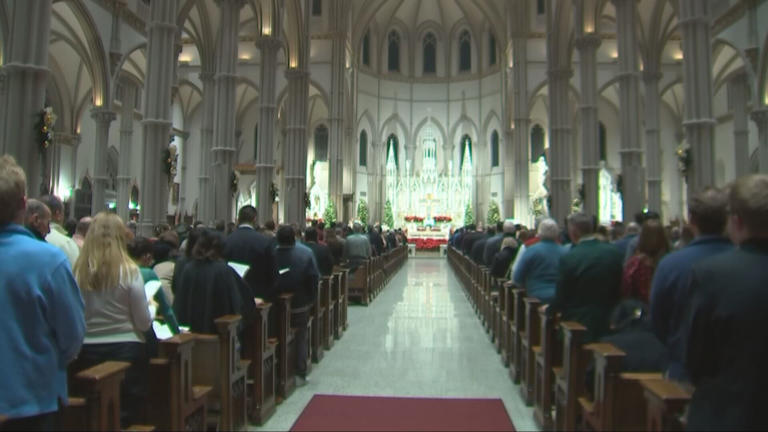 Worshippers fill St. Paul Cathedral for first Christmas Eve with Mark ...