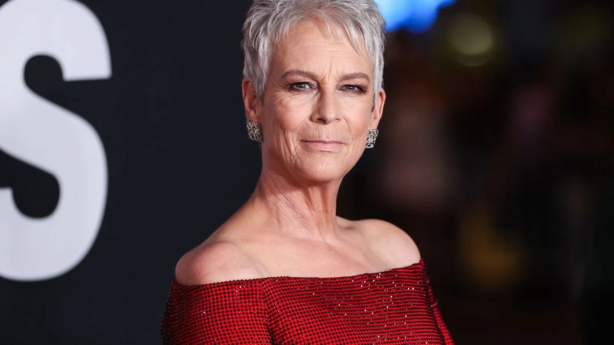 Jamie Lee Curtis reveals she had plastic surgery at 25 — and says she ...
