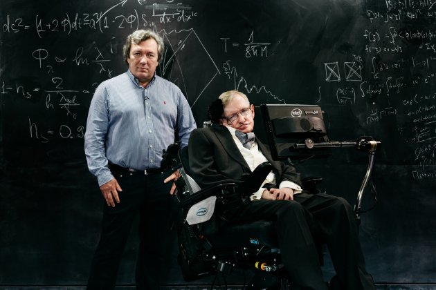 Stephen Hawking, sobre la felicidad: "Recuerda mirar hacia arriba a las ...