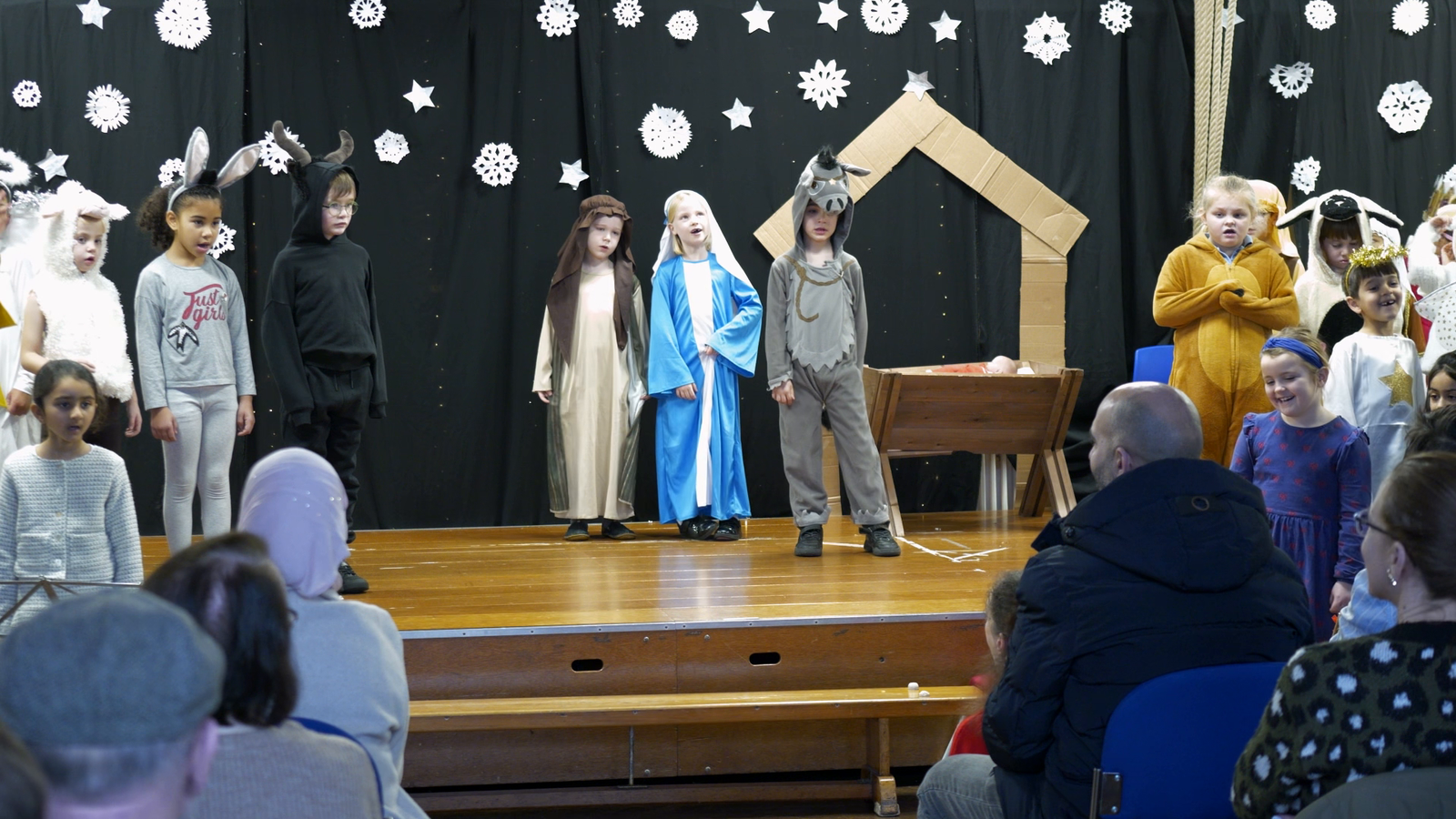 Some schools opting for mixed-faith Christmas shows over traditional ...