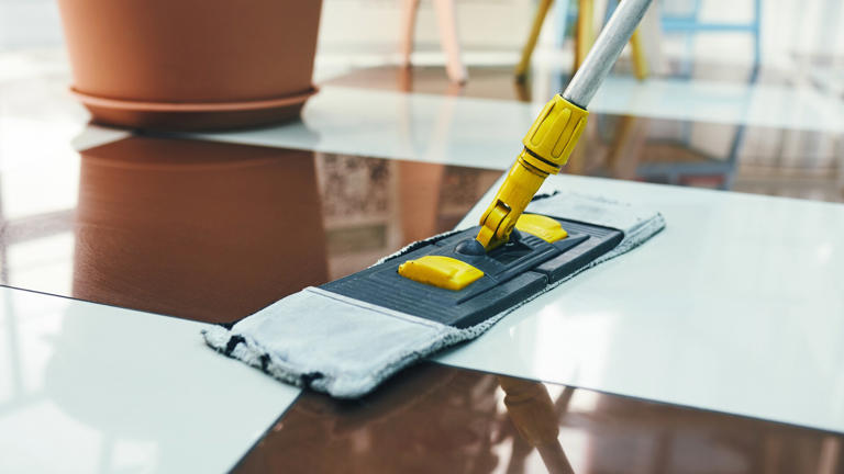 Fliesen reinigen: Dank eines Hausmittels wird Ihr Boden streifenfrei