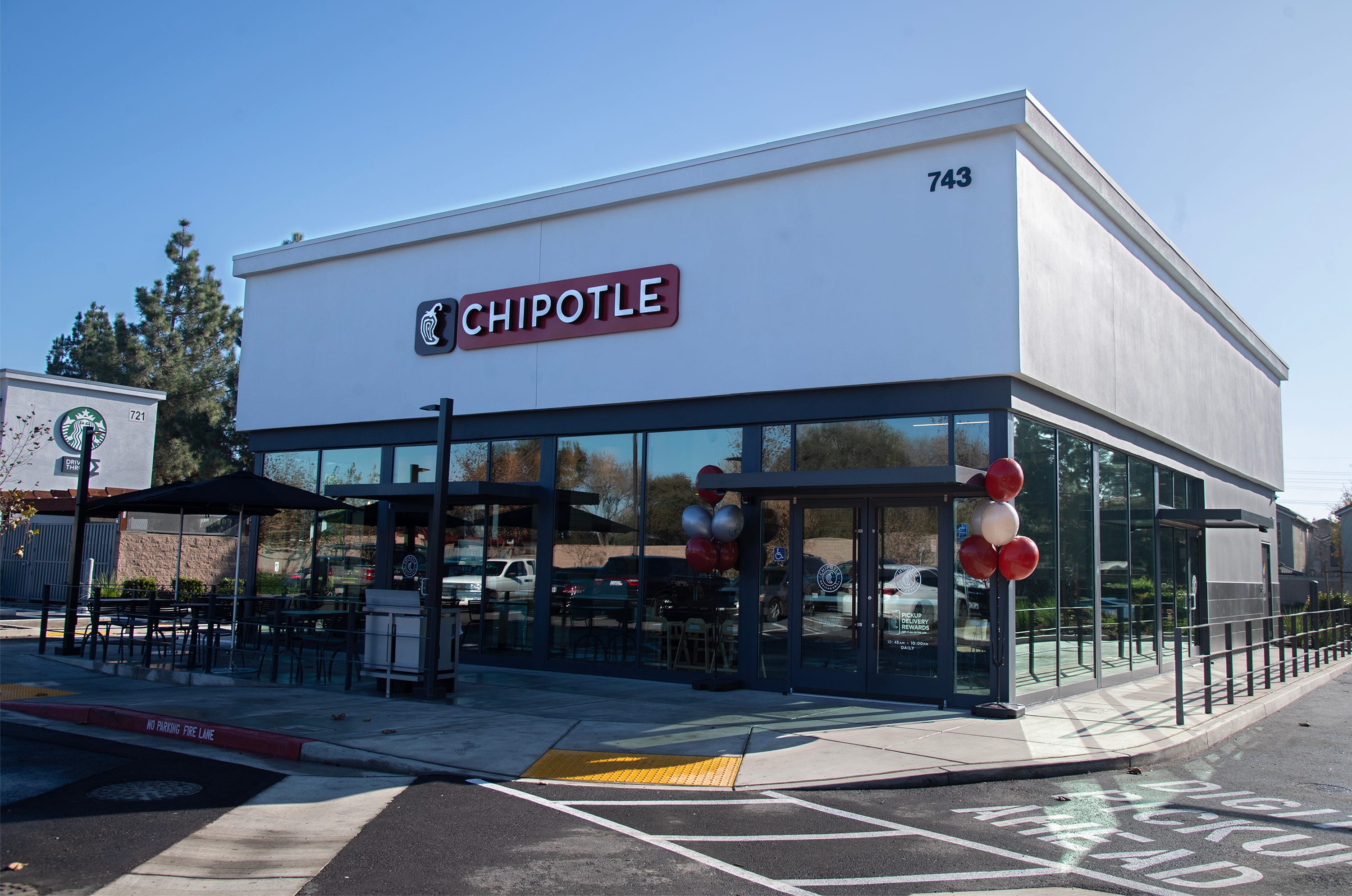 A great fit. Chipotle Mexican Grill opens new Stockton restaurant, now ...