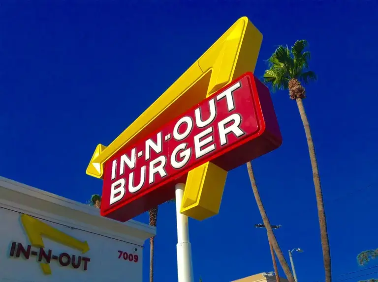 Chain burgers ranked by chefs in a Food Network poll