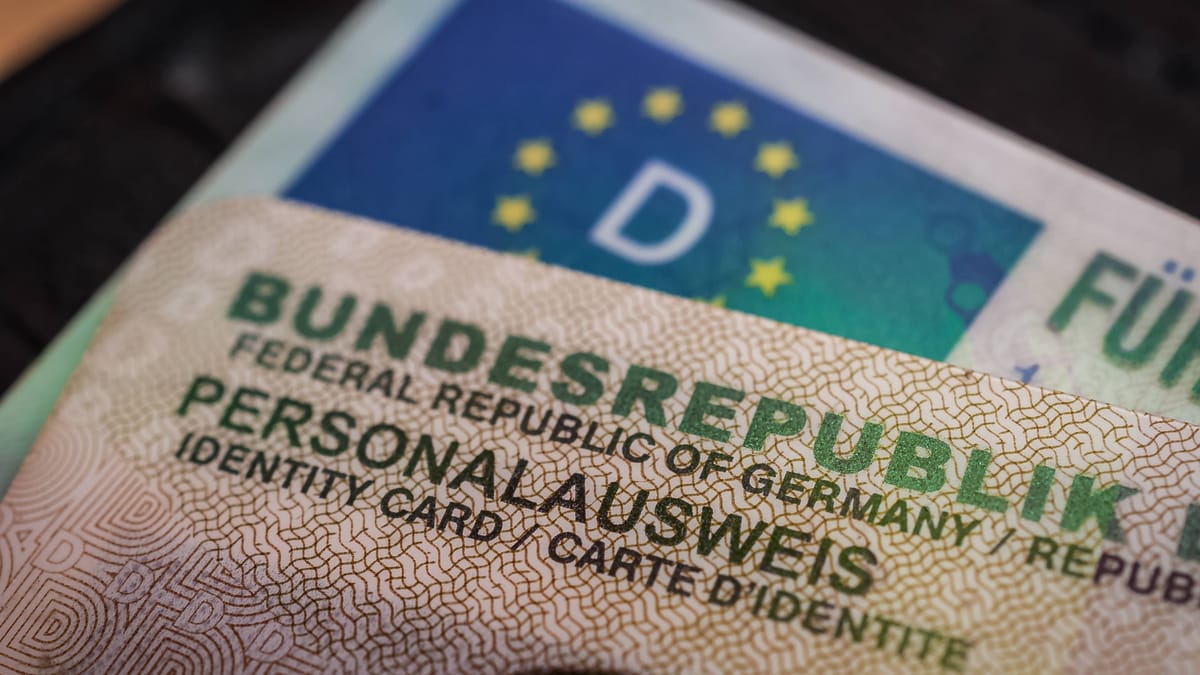 Wer seinen Personalausweis bald nicht mehr verlängern muss,