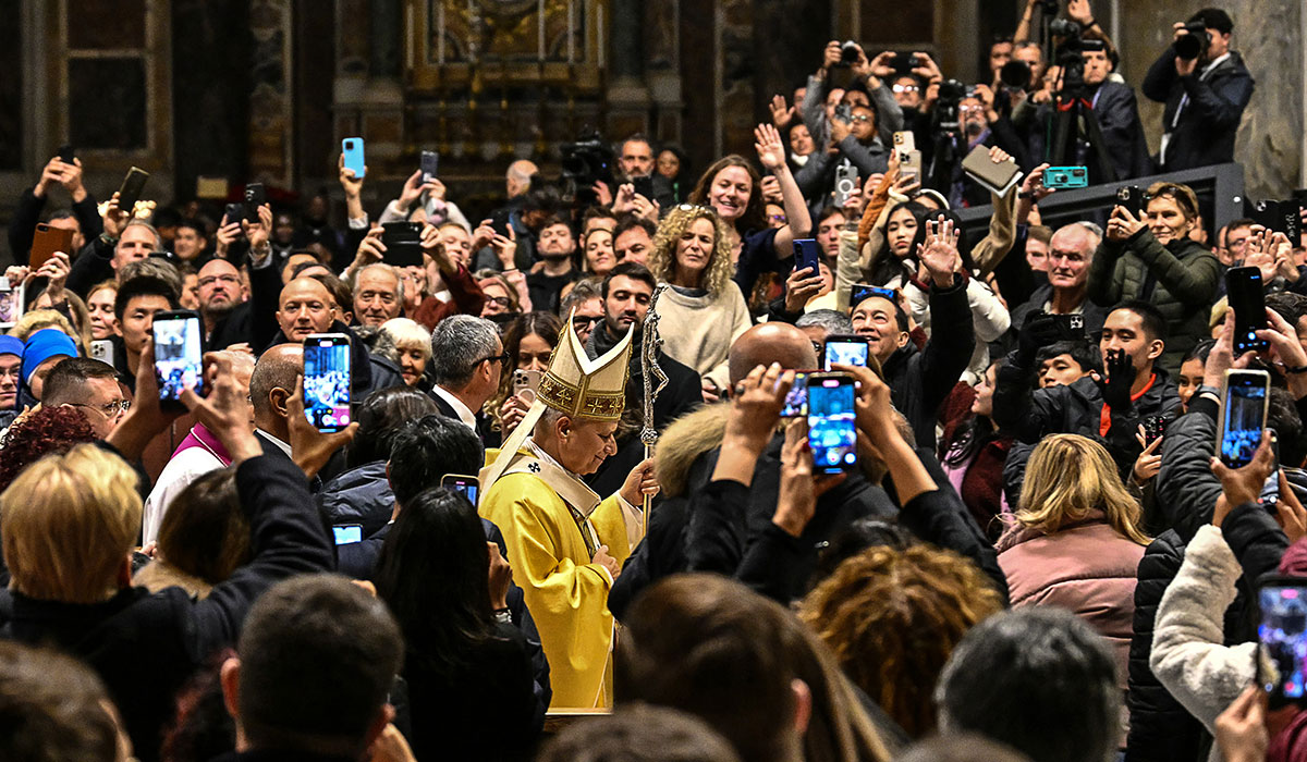 Pope Leo calls for '24 hours of peace' in his first Christmas Day mass ...