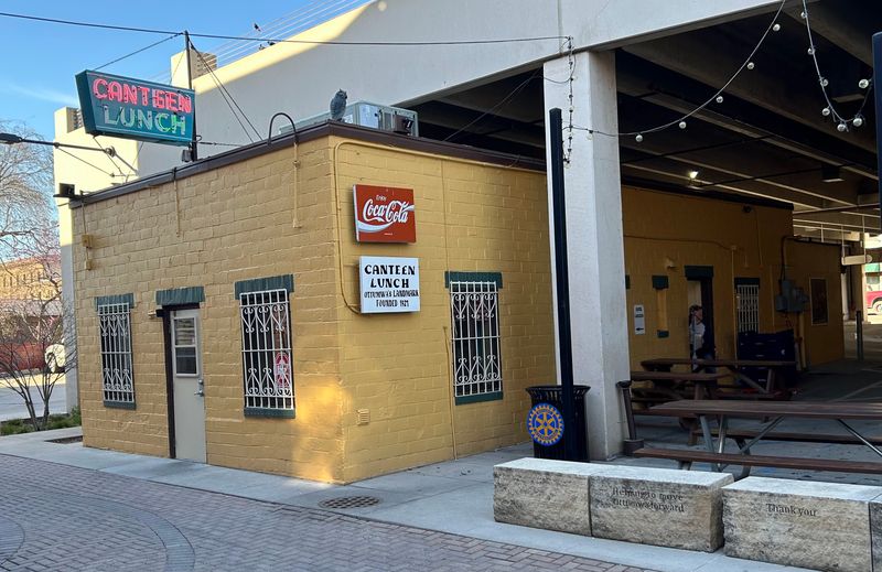 I drove across America to taste 17 pork tenderloin sandwiches, and 6 ...