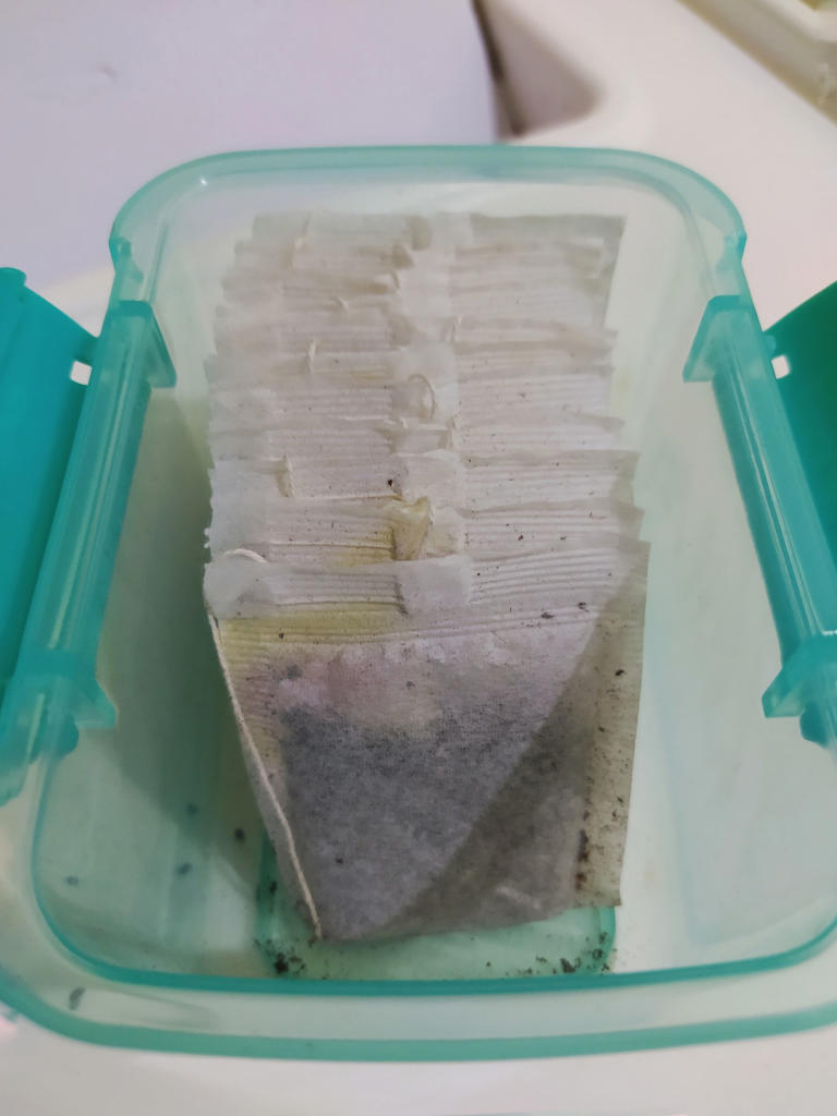 People are sharing the tiny and big 'old person' habits they live by ...