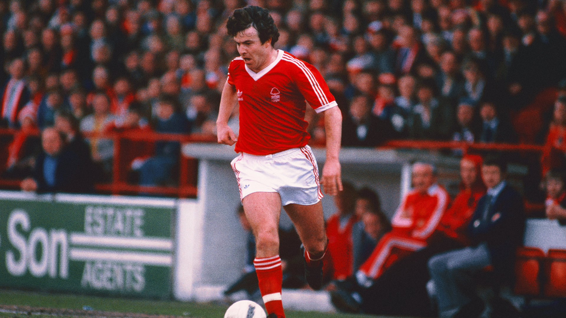 John Robertson, a 2-time European Cup winner with Nottingham Forest, dies