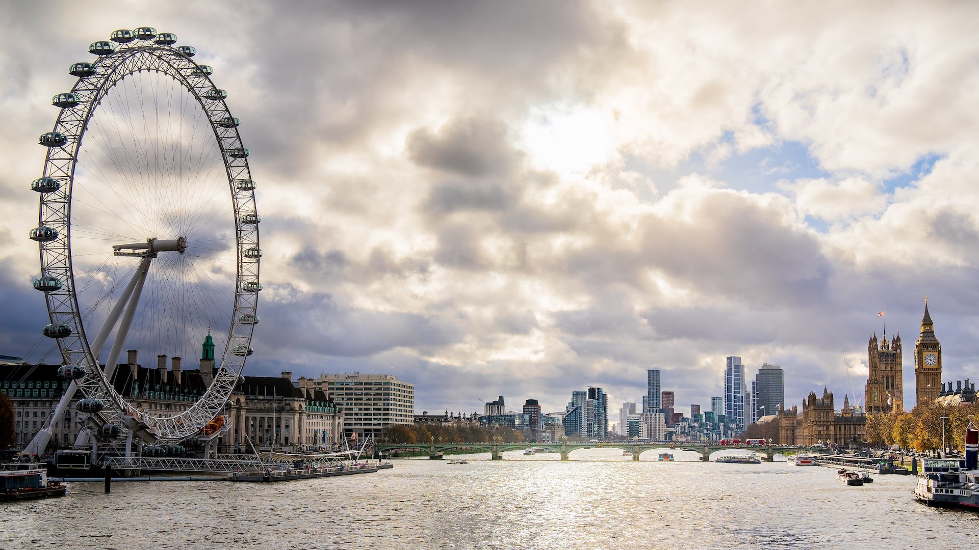 Cette mini-série anglaise burlesque avec Rowan Atkinson fait un carton ...