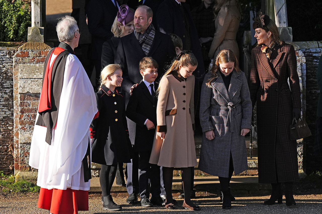 Princess Charlotte leads the girl cousin crew on Royal Family Christmas ...