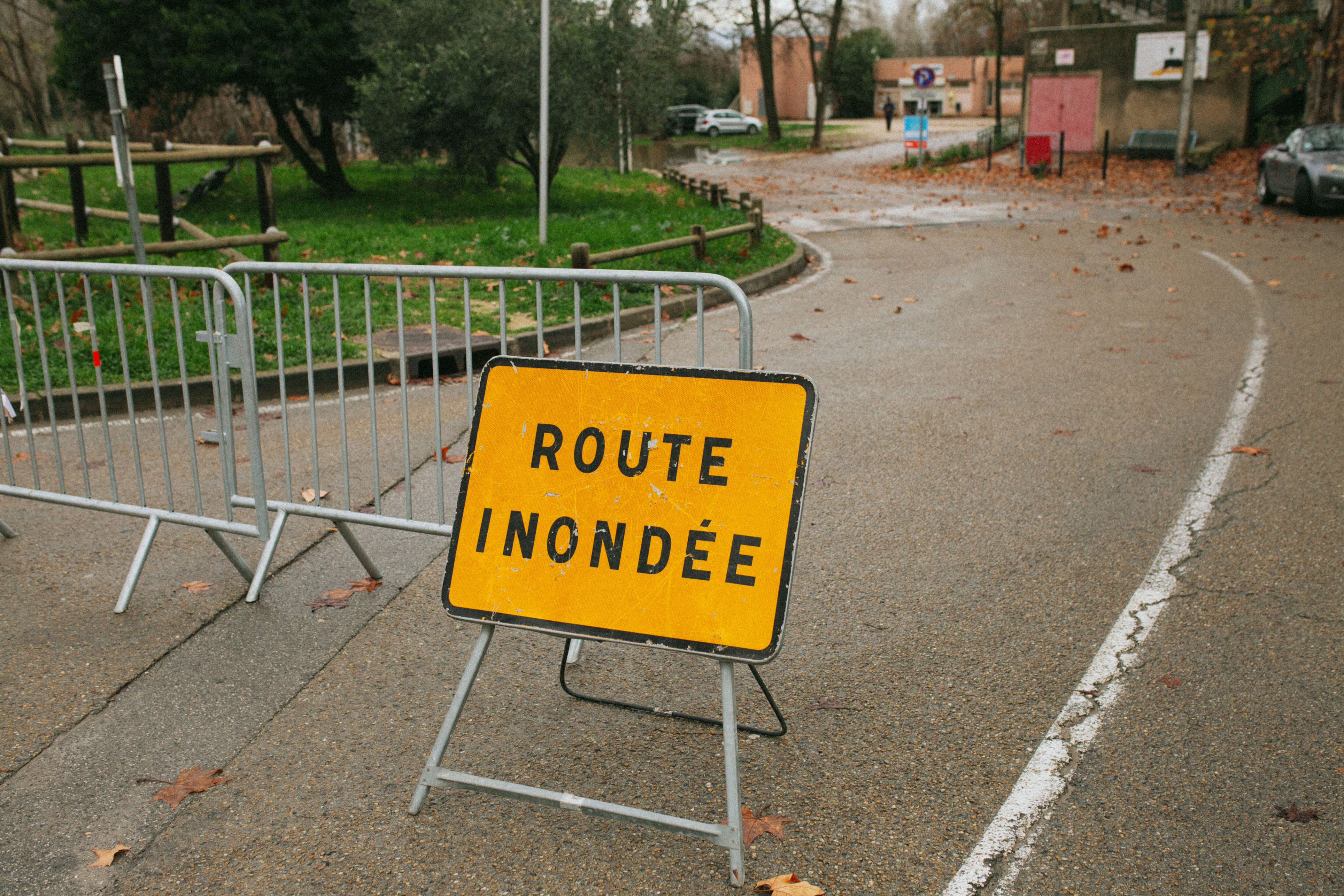 Crues et pluie-inondation : trois départements du sud de la France en ...