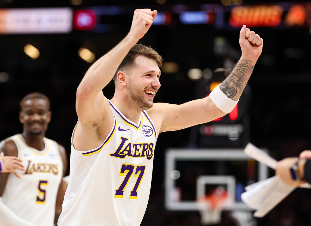 Lakers receive new update on Luka Doncic's Christmas status vs Rockets