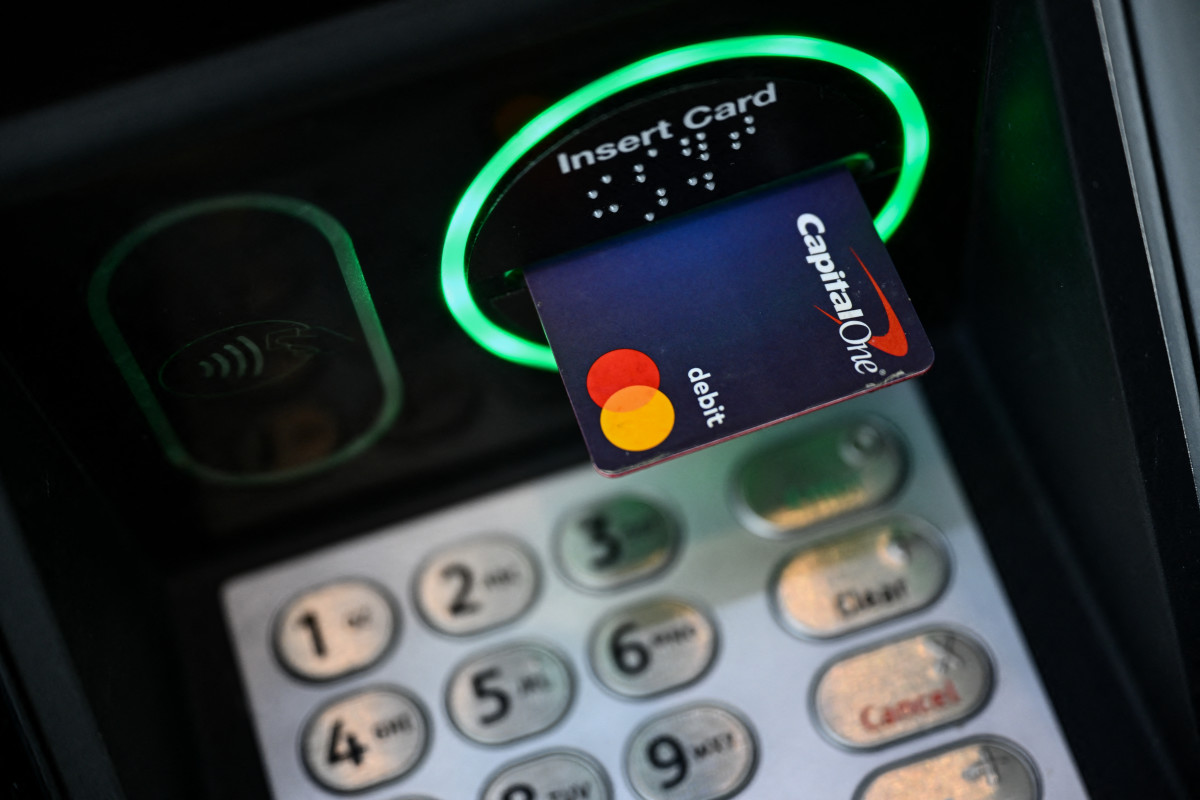 Best travel card options for 2025, according to experts