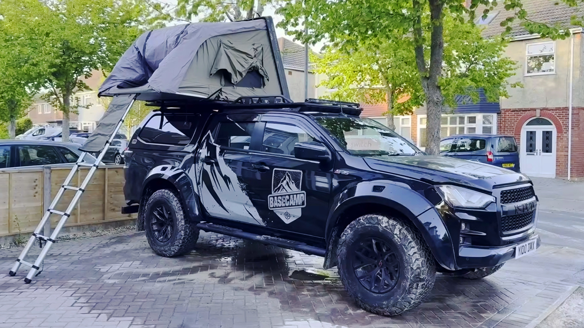 Practical test of the Isuzu D-Max Arctic Trucks for daily use & camping