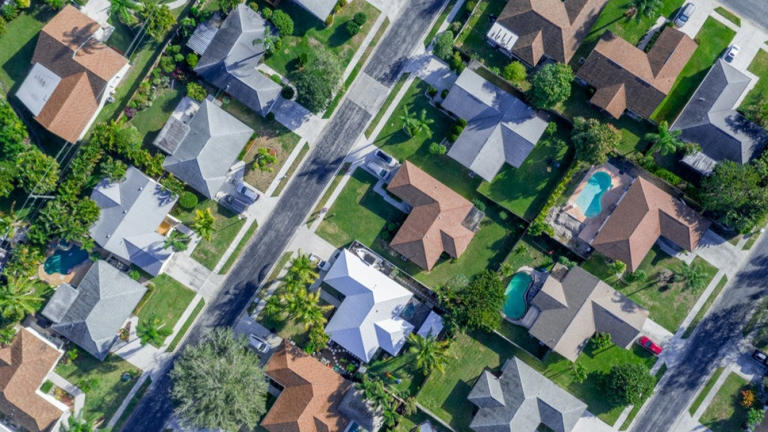 Despite drop in home sales, prices continue to soar