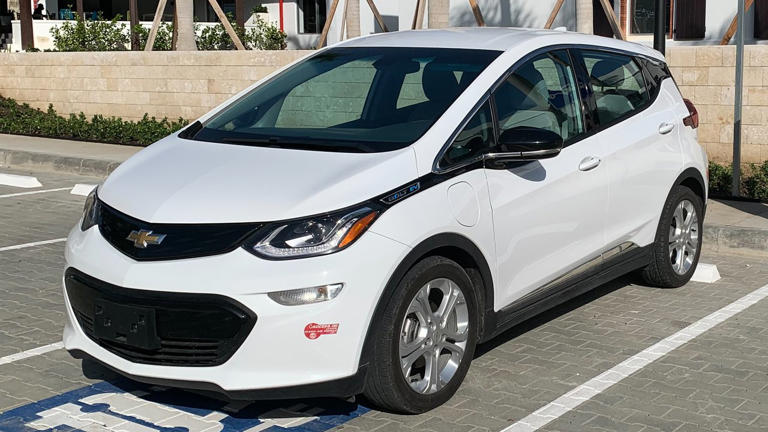 Why 2026 hybrids will outperform early EVs, according to engineers