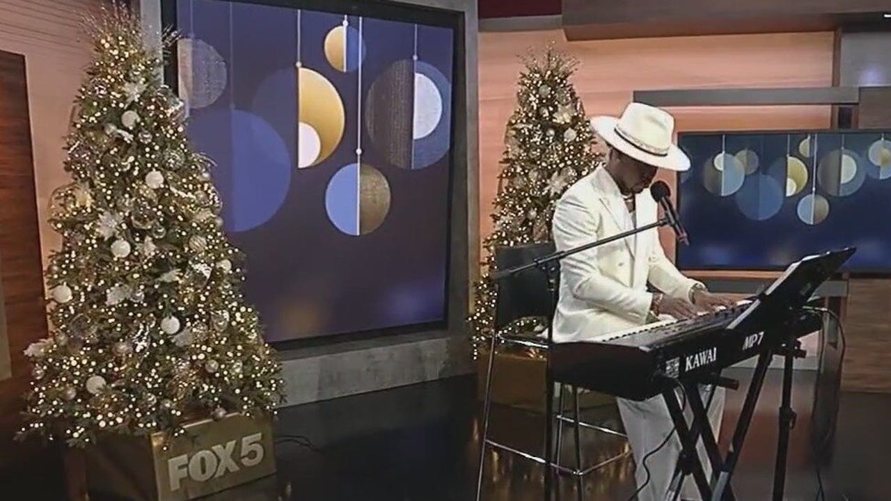 Christmas 2025: Rudy Currence performs O Come All Ye Faithful