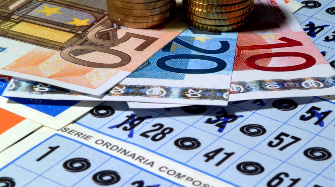 Dal baccarat al cucù: le giocate a carte in Sicilia durante le feste