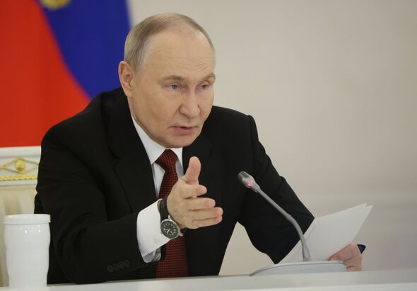 Vladimir Putin backed into a corner and under intense pressure on peace ...