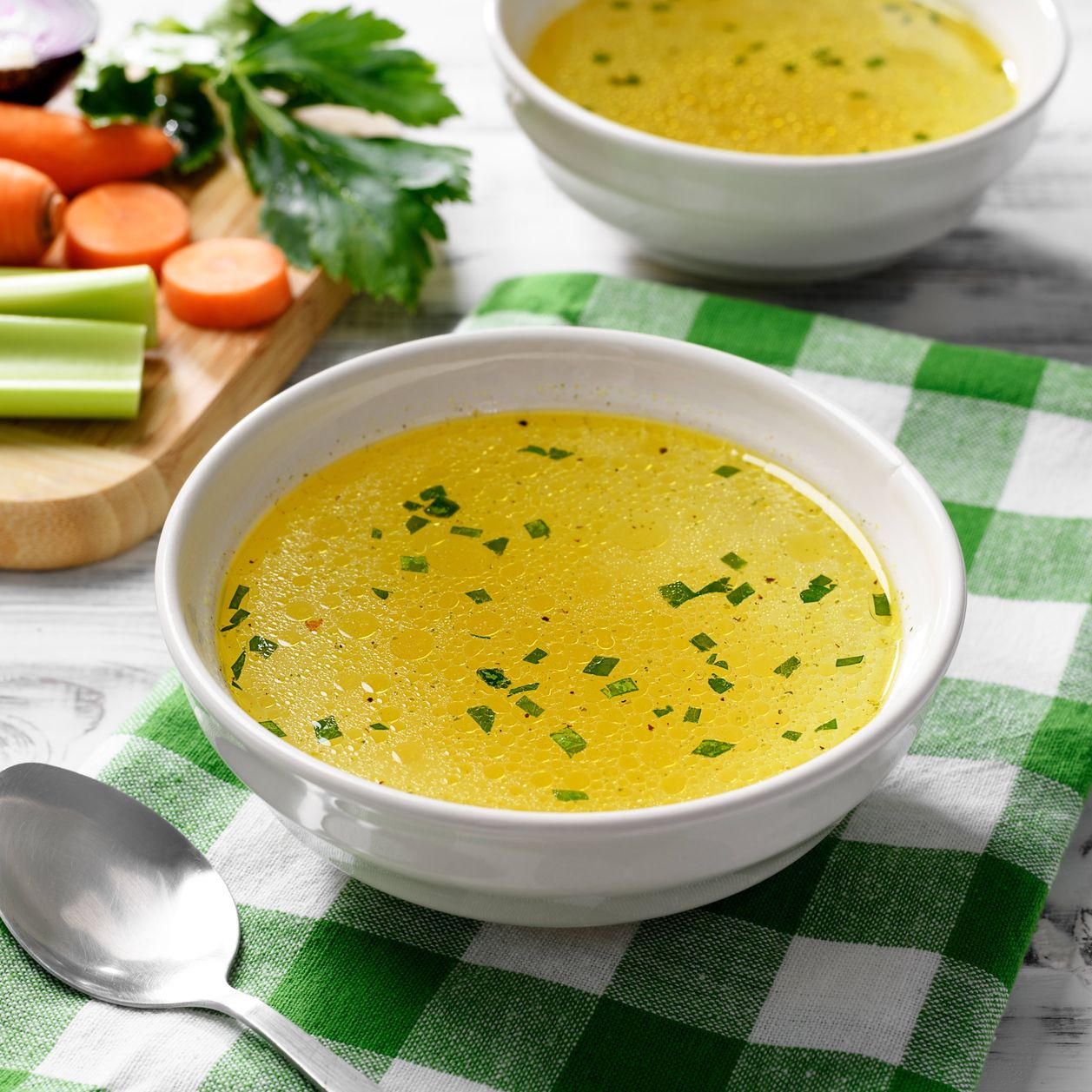 C'est ma petite tradition depuis 10 ans : je prépare ce bouillon léger ...