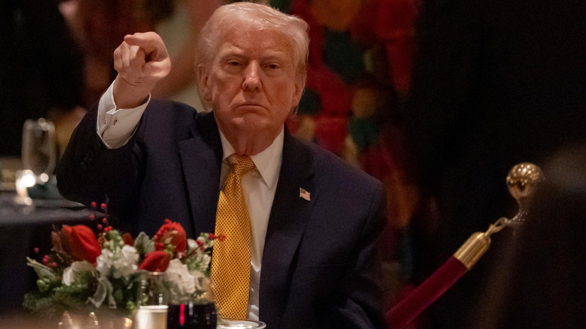 Trump aprovecha su mensaje por Navidad para cargar contra "la escoria ...