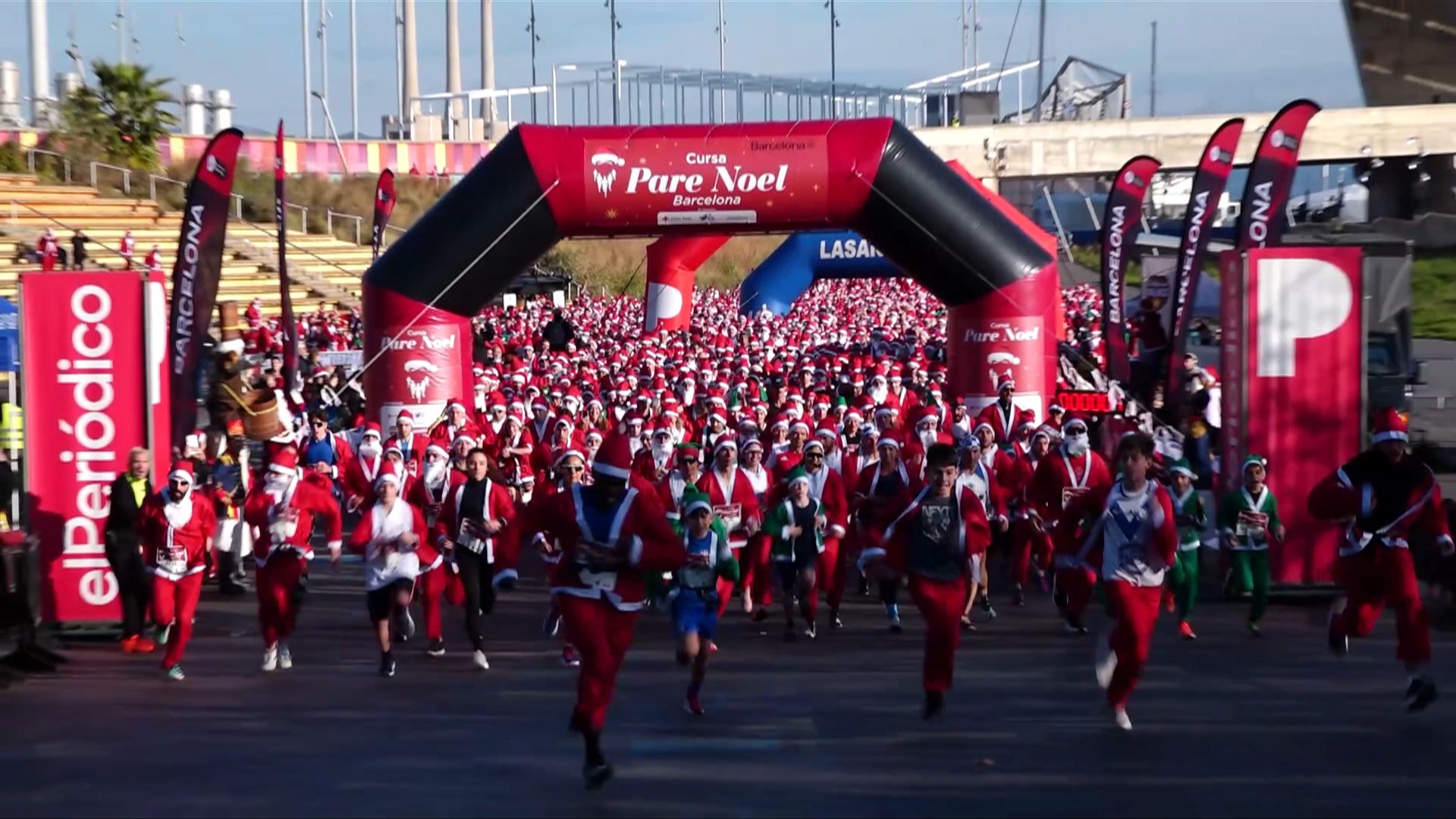 Thousands of runners dressed as Santa take part in Barcelona race