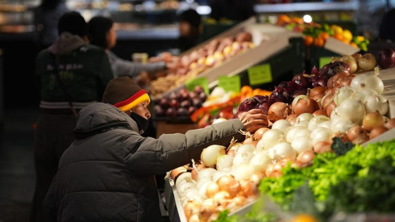 Adults are increasingly pessimistic about economy: Survey